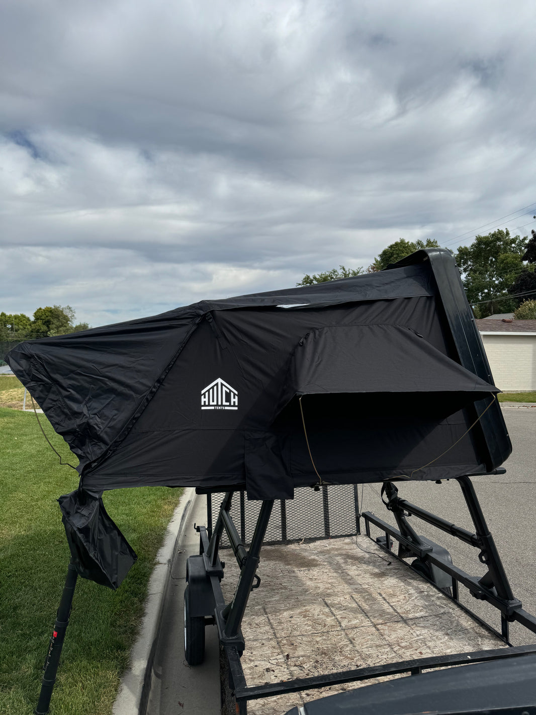 Shop the Best Rooftop Tents for Sale Online – Hutch Tents